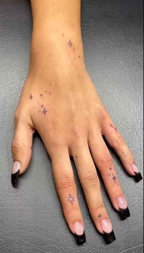25 Trending Hand Tattoo Ideas For Women Youll Want To Try Dezayno