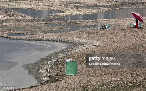 Yangtze River Pollution Photos And Premium High Res Pictures Getty Images