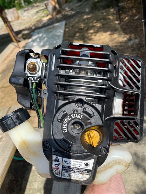 Craftsman Cmxgtamdaxsc 30cc 4 Cycle String Trimmer With Attachment