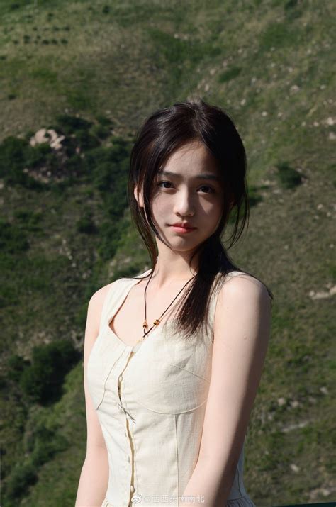 Asian Girl Best Song Lyrics Pretty Pins Draw On Photos Woman Drawing Girl Icons Crop Tops