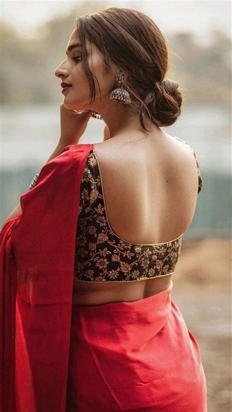 Pin By Venkatesh Mahenderkar On Pins By You Indian Beauty Saree Beautiful Dresses Short Most