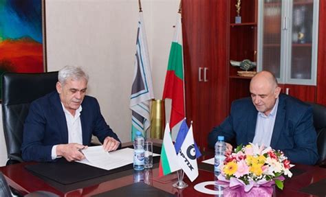 „ОПТИКС“ АД за поредна година сключи дарителски договори с Община Панагюрище и Община Стрелча