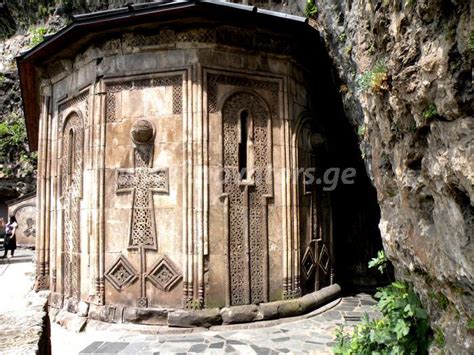 Novators Ge მღვიმევის მონასტერი