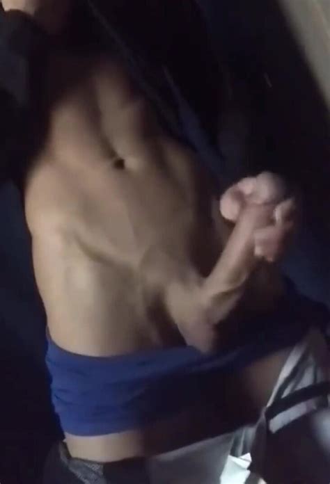 Lean Guy Shows Big Cock Gayboystube