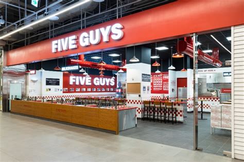 미국 버거 파이브가이즈 더 현대 노트디자인 시공 맡아