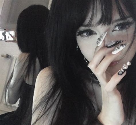 Pfp Black Hair Egirl Pfp Black Irl Pfps Dark Feminine Aesthetic