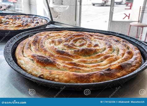 4,108 Burek стоковые фото – бесплатные и стоковые фото RF от Dreamstime