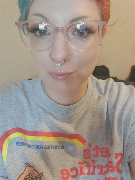 Low Key A Nerd [oc] [f] Scrolller