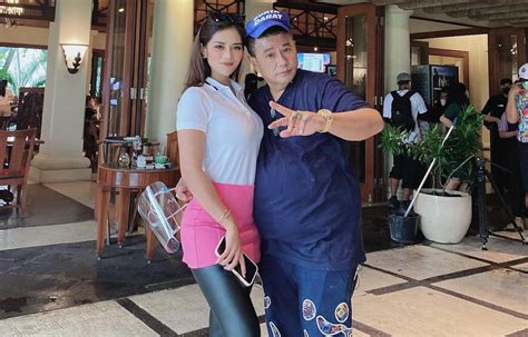 Ini Sosok Mahesa Putri Selebgram Yang Kerap Mendampingi Hotman Paris