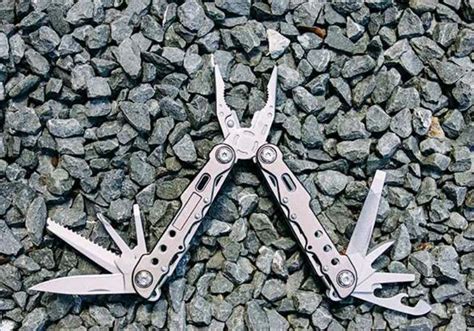 Edc Kit Essential Items Every Prepper Need Survival Life