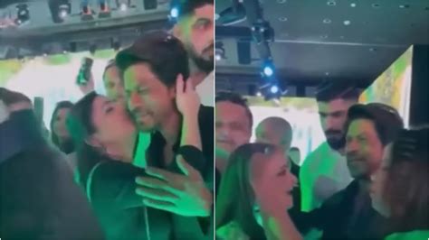 Shah Rukh Khan Gets Uncomfortable As Female Fan Grabs His Face And Kisses Him Without Consent