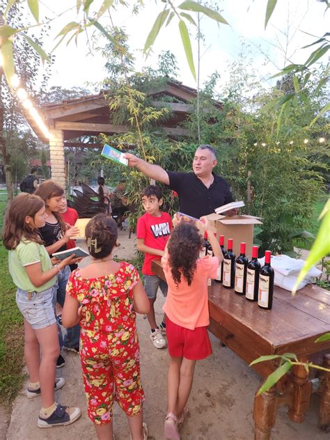 ახდა ჩვენი ბავშვების ლამაზი ოცნება მზის ჩასვლა ტალღები და თოლიები ჩერნოვეცკის ფონდი