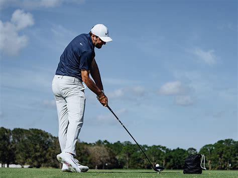 Juega Un Mejor Golf Scottie Scheffler Habla Sobre Su Swing De Drive único Con El Nuevo Driver