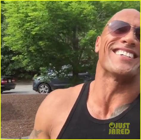 Dwayne The Rock Johnson Fakes Finger Injury On Instagram Photo Dwayne Johnson
