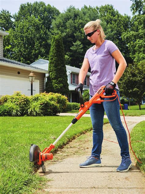 How To Choose A String Trimmer Hgtv