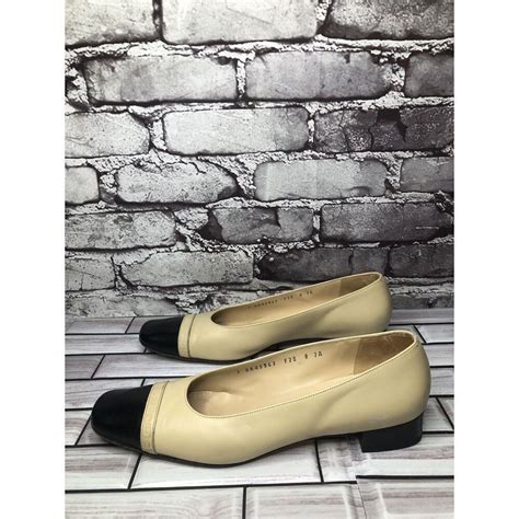 Salvatore Ferragamo Marissa Nude Leather Black Cap To Gem