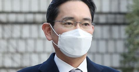 법정 향하는 이재용 삼성전자 회장