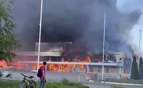 ВСУ нанесли удар по ТЦ «Галактика в Донецке — есть погибшие и раненые СвПресса Новости