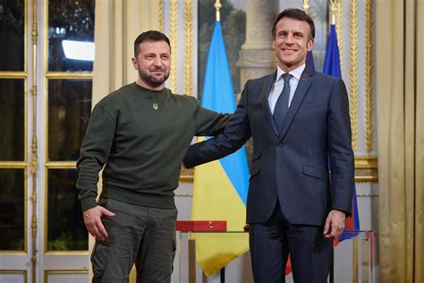 Макрон Россия агрессивна к Европе а Зеленский легитимен — Haqqin