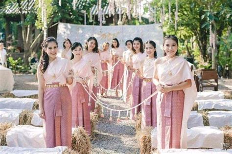 15 ชุดไทยเพื่อนเจ้าสาว สวยงามตามประเพณีไทย เพื่อนเจ้าสาว ชุดเพื่อนเจ้าสาว ชุดแต่งงาน