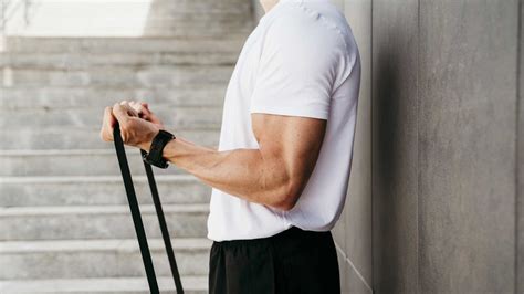 Forget The Gym — Build Muscle From Home With This 5 Move Resistance