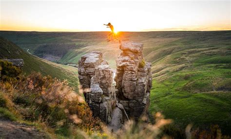 The Trinnacle Trail Hike At Dovestones Hikerwise