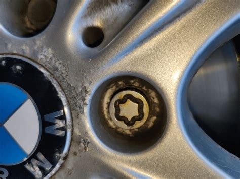 Help identifying locking wheel nut : r/MechanicAdvice