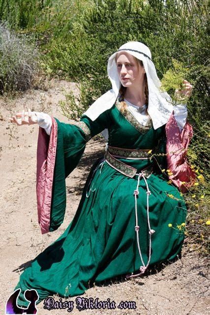 중세까지만 해도 코르셋을 착용하지 않았다는 중세유럽 서양 복식 유머이슈 Yuldo