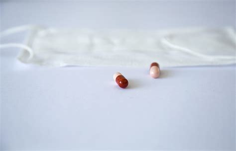 새로운 코로나 바이러스 감염의 치료 및 예방을위한 항 바이러스 캡슐의 약물 전염병 전염성 개념 0명에 대한 스톡 사진 및 기타 이미지 Istock