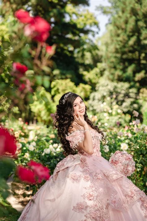 Quinceanera Poses With Beautiful Flowers For Session Before Sunrise