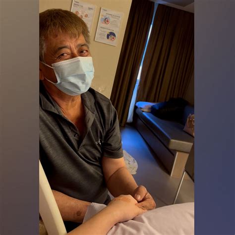 Dads Visit To See Daughter After She Gives Birth Goes Viral Good