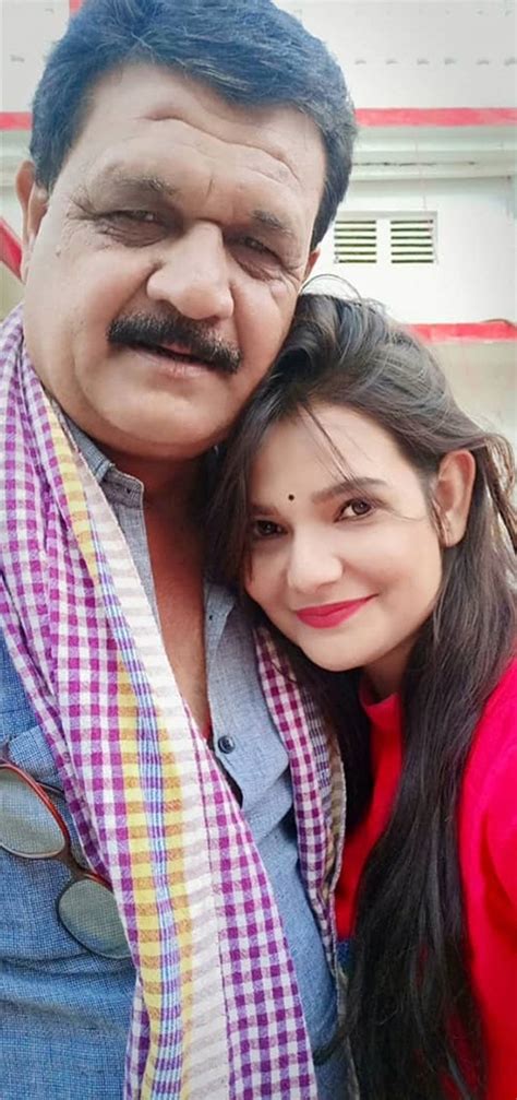 Swati Mishra (Singer) Age, Husband, Family, Biography & More ...