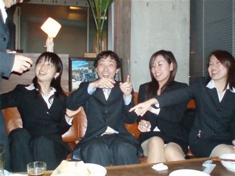 パンチラ写真大公開 リクルートスーツ略してルクスーで集合写真パンチラ オキニー