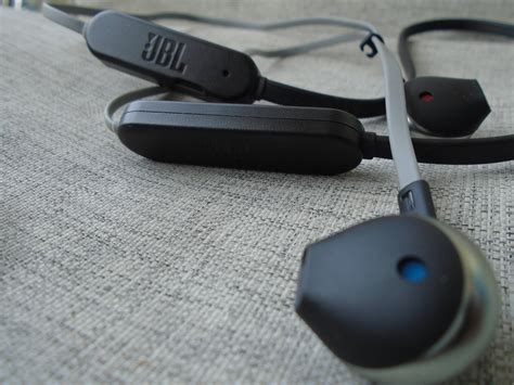 Jbl Tune Bt Headphone Review Dare To Listen