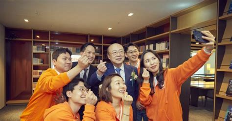 김승연 회장 한화생명 방문 글로벌 1위 향해 나가자 차남 김동원 격려