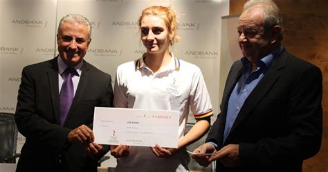 El Coa Premia La Medallista Léa Adam Amb Un Xec De 4 000 Euros