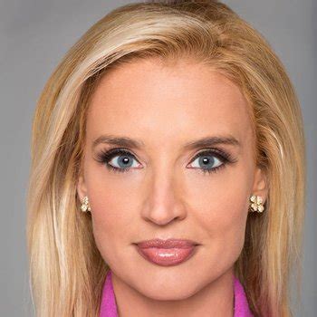 Laurie Dhue Babe Page Watch This Tv Host On Freeones