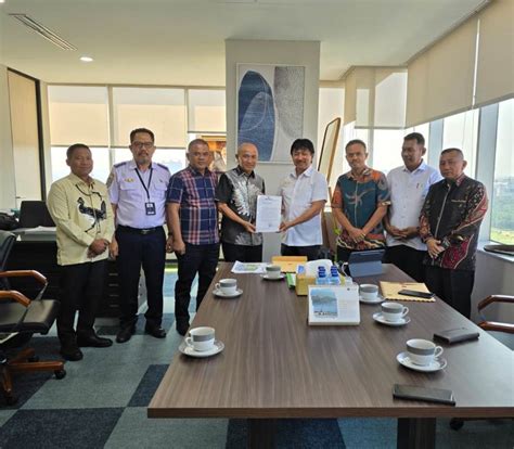 Bupati Pohuwato Serahkan Proposal Pengembangan Runway Bandara Panua