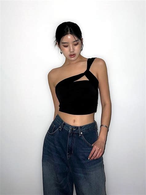 어퓨미니츠 스트랩 볼륨 튜브탑 [2color] 위시버킷