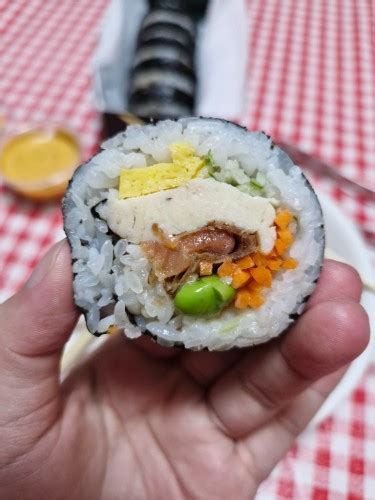 Maki San Compass One Fresh And Customizable Sushi In Singapore