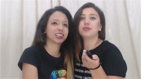 Two Girlfriends Kiss 003 Youtube