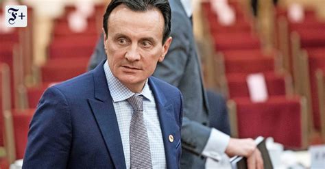 Der Astra Zeneca Chef Pascal Soriot Zofft Sich Mit Der Regierung Faz