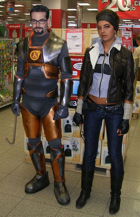 Cosplay Half Life 2 Gordon Freeman And Alyx Give No Fks