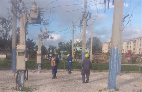 Satisfechos Trabajadores De Geysel Camagüey Por Ayuda Solidaria