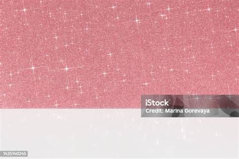 화장품이나 선물의 프리젠 테이션을위한 최소한의 추상 화이트 핑크 반짝이는 반짝이는 배경 프리미엄 연단 빈 쇼케이스 디스플레이 케이스 번쩍이는에 대한 스톡 사진 및 기타