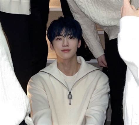 밥팅덤벼 On Twitter 군더더기없는 완벽한 미남의 얼굴이라 개빡센 하루시작 존나 든든해짐