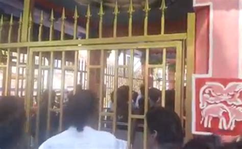 இங்க வந்து சத்தமெல்லாம் போட்டுட்டு இருக்கக் கூடாது முன்னாள் அமைச்சர் மீது கோபப்பட்ட