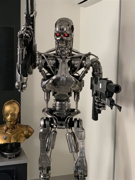 Megérkezett az életnagyságú T-800 - Dreamcinema