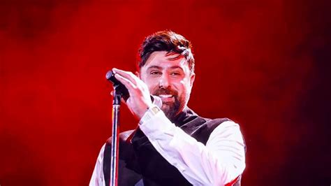 فیلم لحظه‌ ی شگفت‌انگیز در کنسرت محمد علیزاده تماشاگری که از آقای