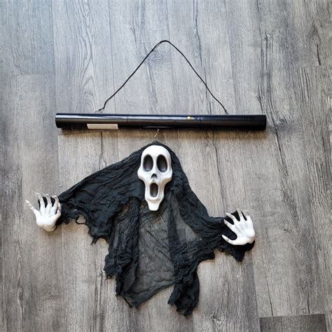 Gemmy Floating Grim Reaper Ghost Scream Face 2 Wide Light Sound Parts